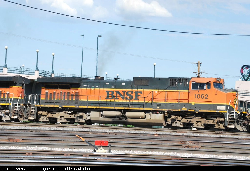 BNSF 1062